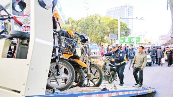 被交警暂扣的电动车去了哪里?是怎么处理的?看完吓了一跳!