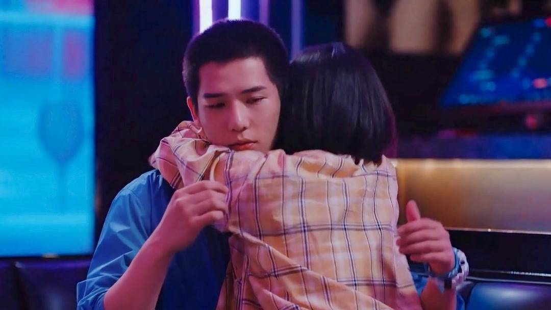 二十不惑:姜小果被骂废物德国散心,与段振宇重逢,甜蜜相拥!