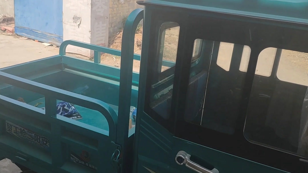 农村最实用的双排电动货车,5000元一辆,看看究竟有多实用?