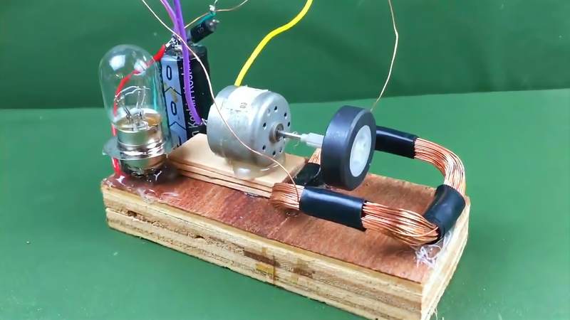用铜线圈和直流电机制作自由能自转发电机