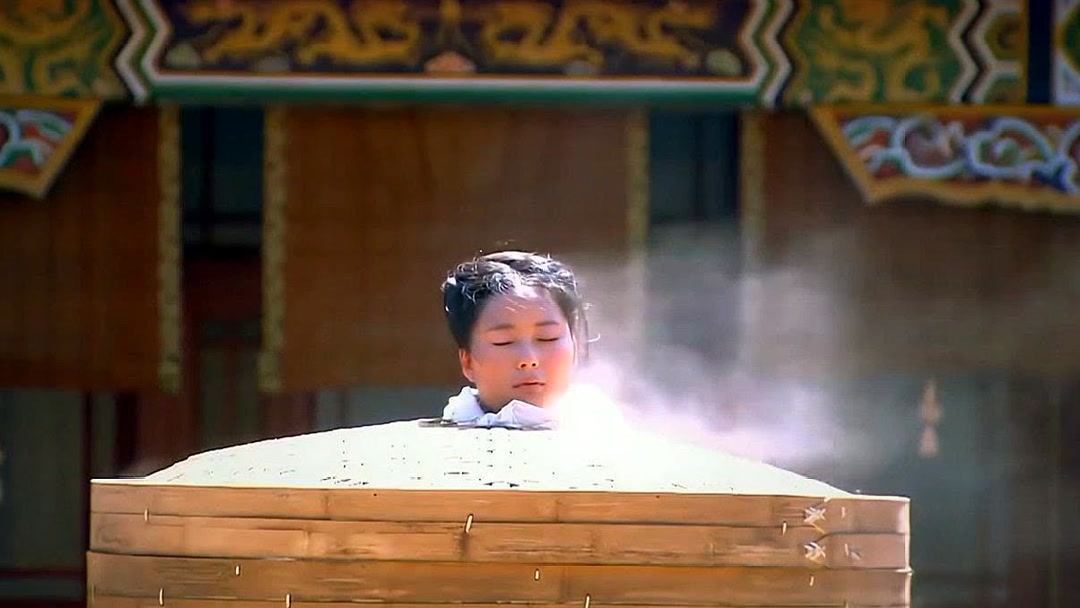 盘点宫廷剧中严厉刑罚,宫女被当众打屁股,竟然连火炉都用上了!