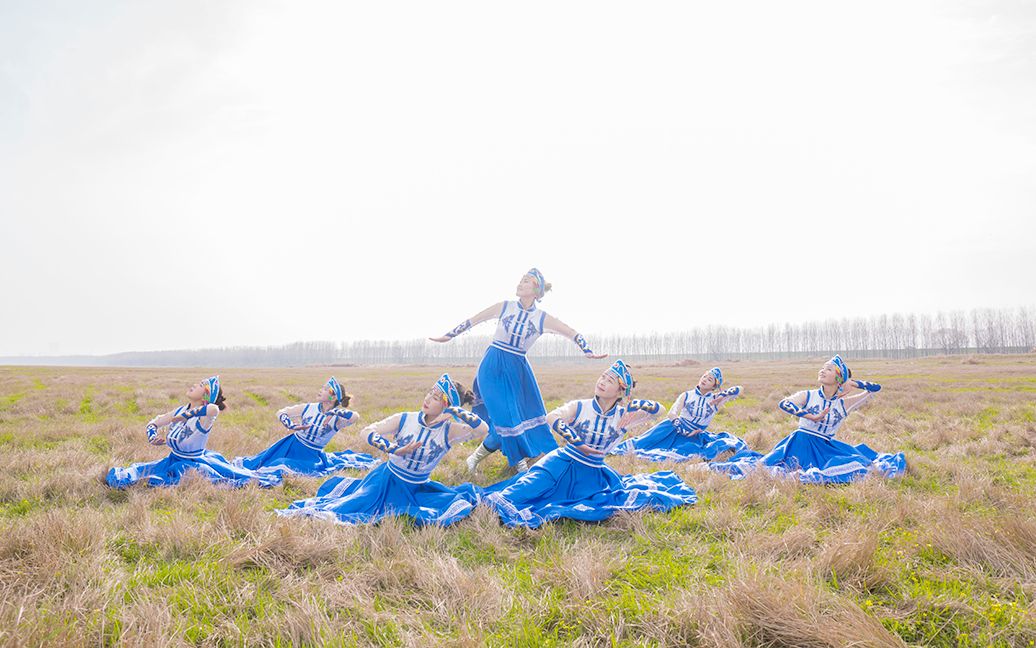 【单色舞蹈】经典民族舞《鸿雁》,愿你心中有草原