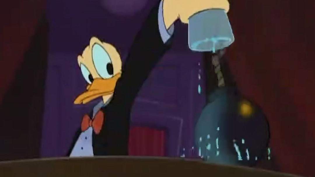 米老鼠群星会:为让炸弹熄灭,唐老鸭累坏了,各种方法都试了