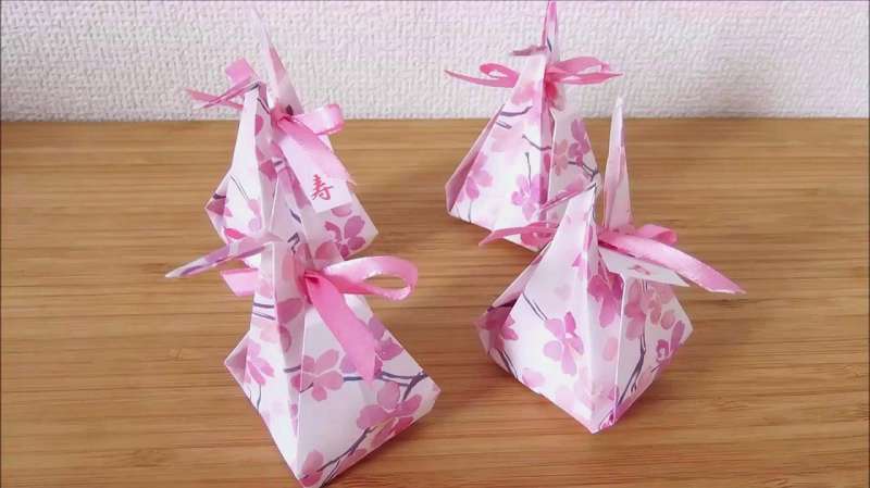 简单漂亮的千纸鹤礼物盒,装糖果点心很不错,值得收藏!