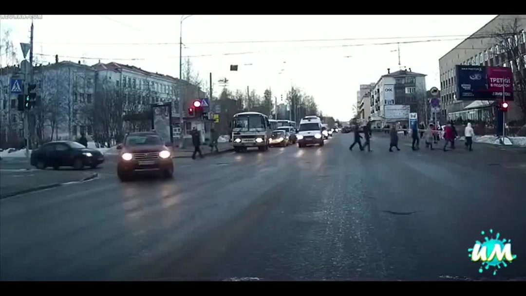 千钧一发惊险车祸视频2014汇编