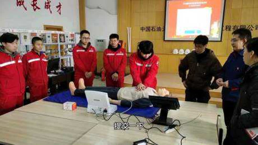 实训室来了新设备,心肺复苏实操演练