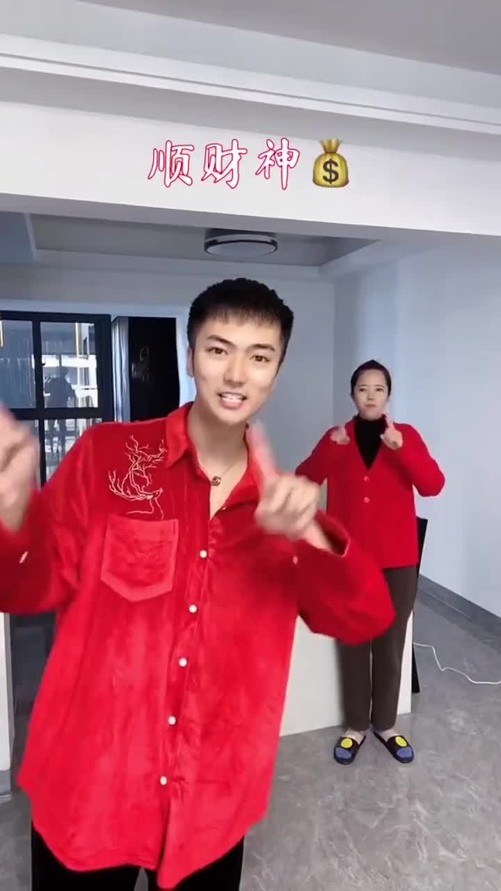 大年初一拜大年!春暖中国红红火火拜大年手势舞2021