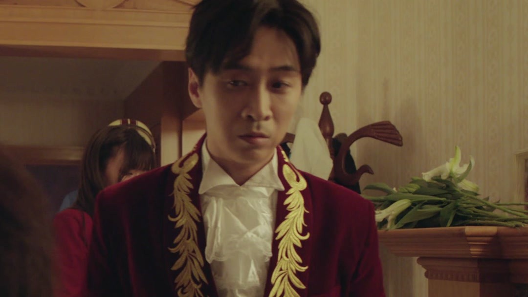 《入住请登记》众人对着空气聊天