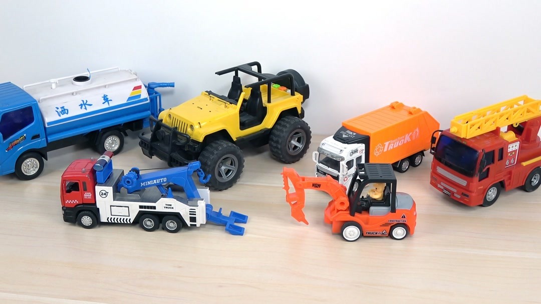 洒水车垃圾车拖车消防车工程车模型,儿童玩具车视频大全
