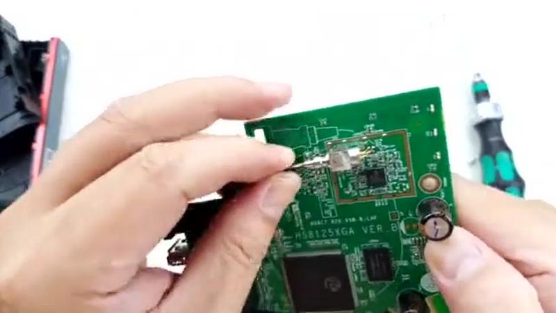 硬核拆解:光纤到底有多细?光猫里有什么?