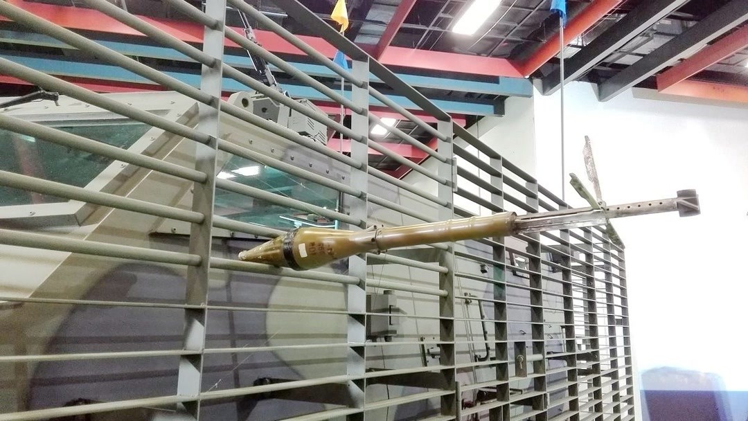 战狼中弹簧网真能“截胡”RPG?官方现场展示:中国格栅装甲防