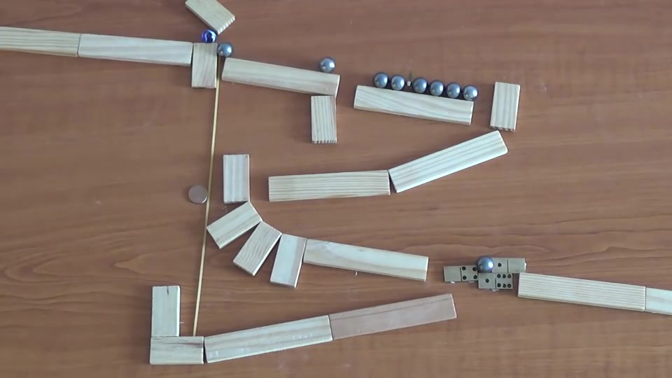 惊爆眼球,精彩绝伦,精心设计,惊心动魄,巧夺天工,思维缜密,环环相扣!