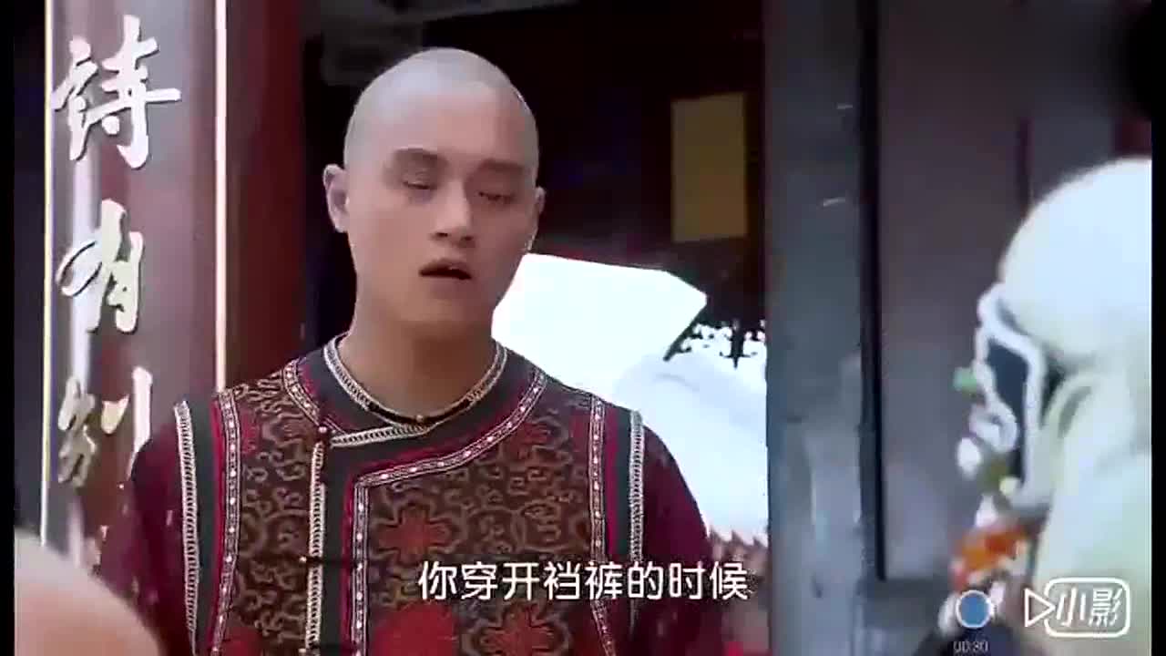 这两个还珠格格小燕子出场,一个惊为天人一个缺牙老太