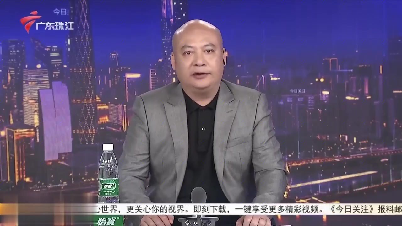 湛江:台风过境引发内涝消防员救出8名被困群众