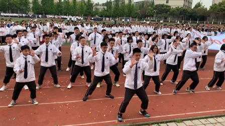 2021什邡中学运动会入场式,高中2019级15班