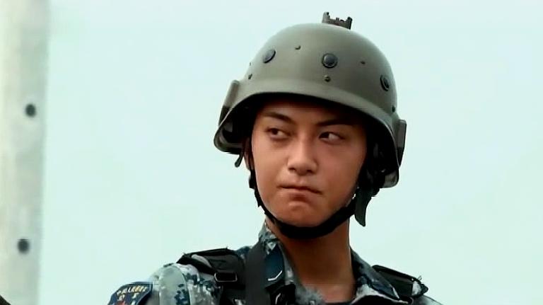 真正男子汉:“多动症”黄子韬遭“受罚”,落地成盒!