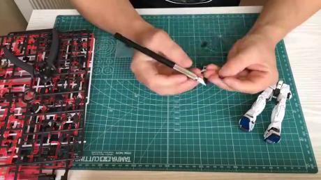 高达玩具模型 RG RX-0 独角兽高达 拼装流程展示 视频
