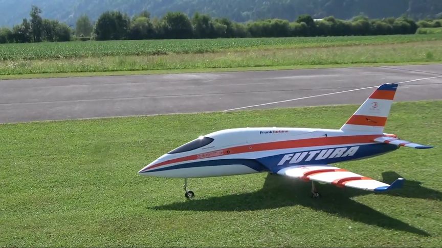 超低空贴地飞行!一流的涡轮发动机航模飞行表演!