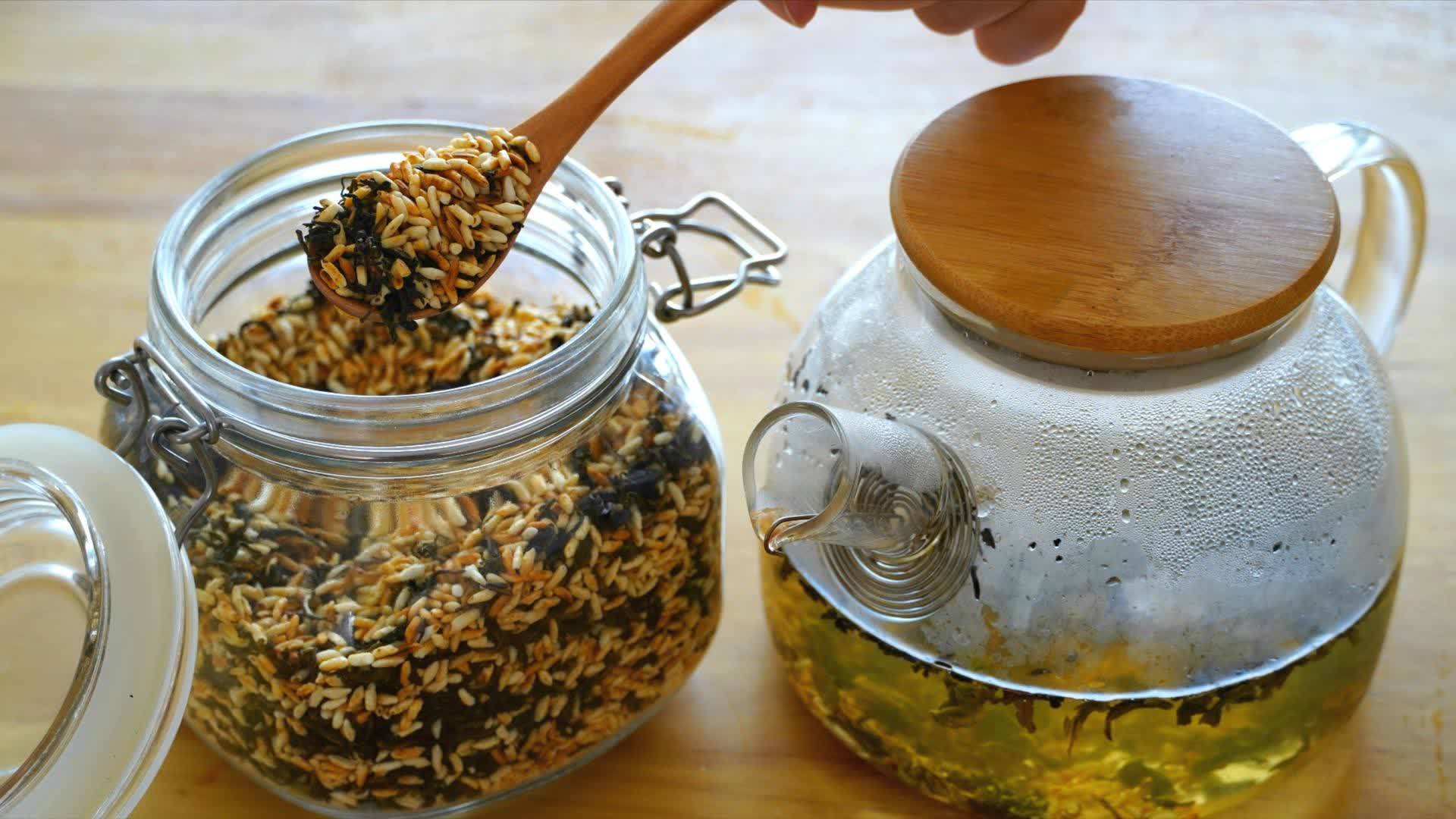 春天乏累精气神差,牢记一种茶,大米这样炒一炒,祛湿美容又养生