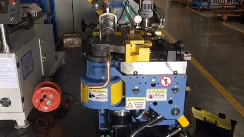 38CNC全自动数控弯管机视频