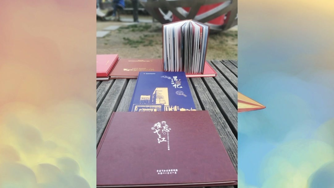 如何制作纪念册?个人成长纪念册设计,一站式完成纪念册制作