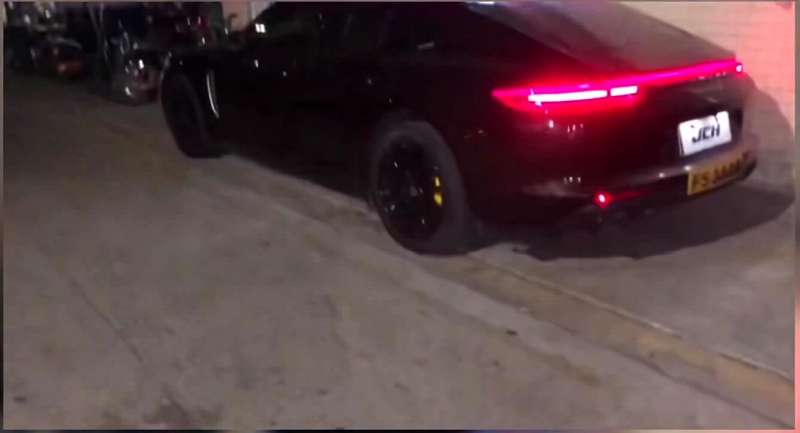 保时捷设计师最自豪的车型,尾灯亮起那一刻,这才是最纯正的德系