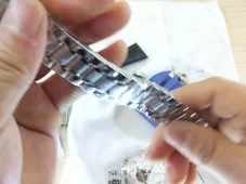 手表表带更换方法