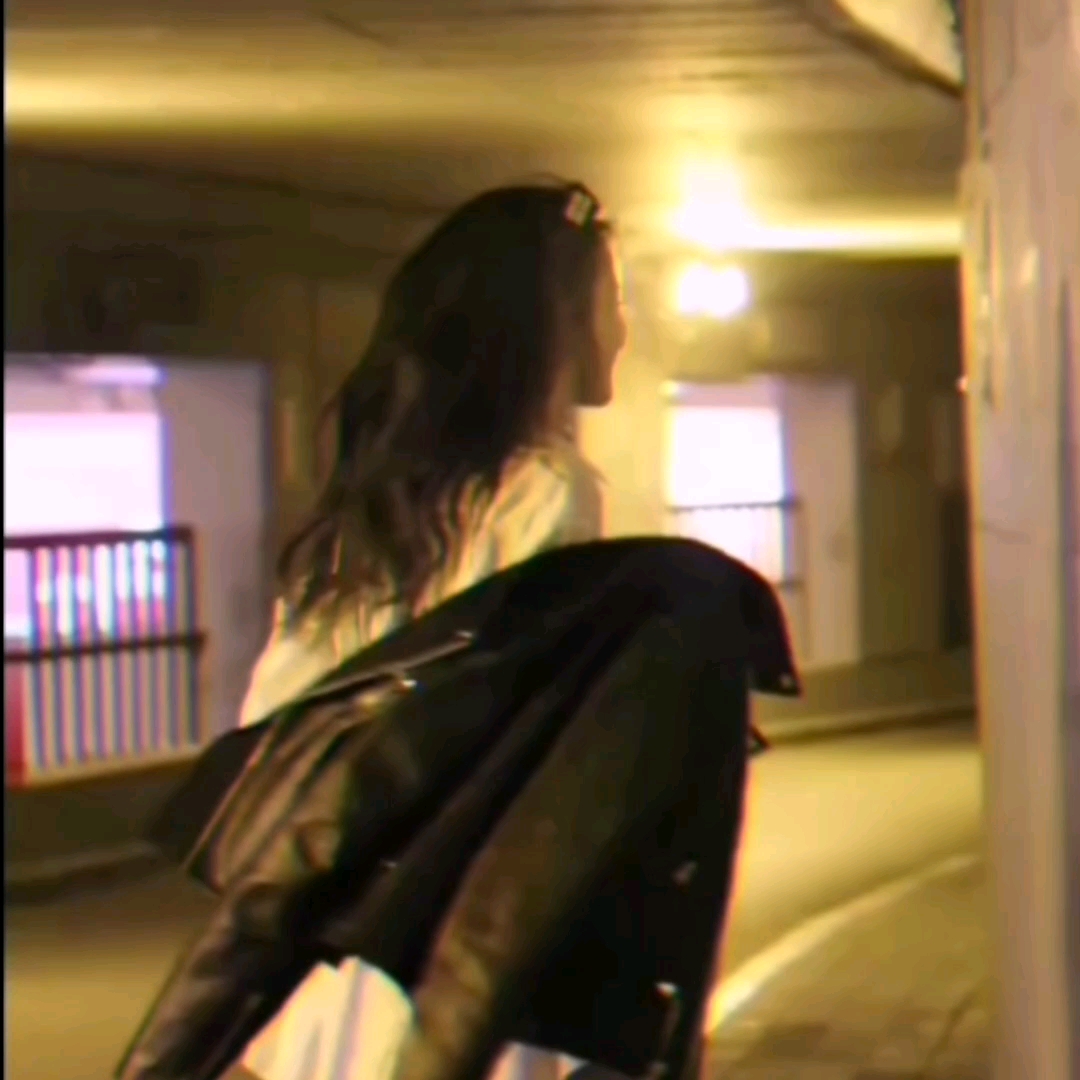 她不会是那个装成“Beta”的“Alpha”吧!