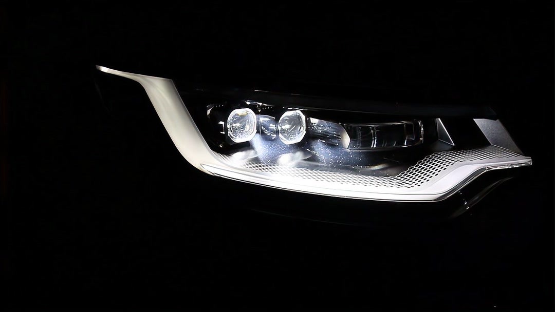 成都2021路虎发现5改车灯原车led大灯改高亮矩阵led模组天一车灯