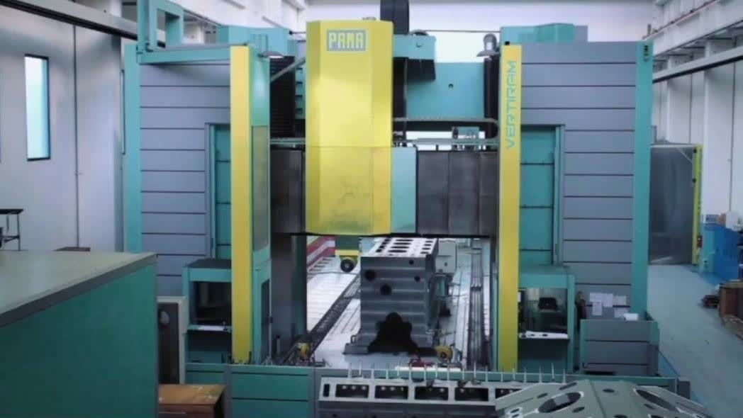 能操作这样的数控机床,真让人羡慕