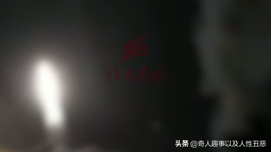 伊朗发射大批导弹,关节时刻雷达拦截失败,80多名美军当场死亡。