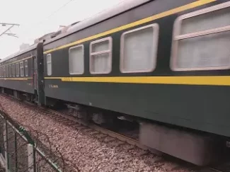 客车K1317洛阳西站一道通过-陇海线火车视频