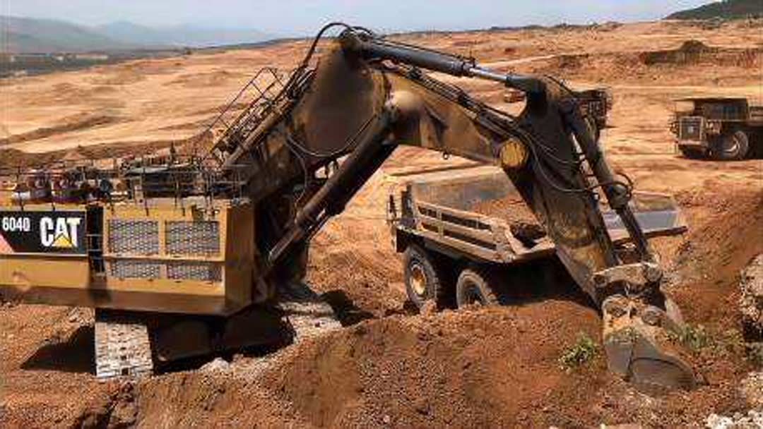 拥有6支液压泵的挖掘机 马力强劲效率高 驾驶起来真带劲