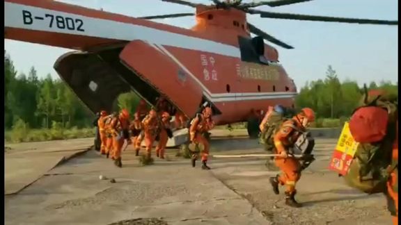 7月11日下午,内蒙古大兴安岭北部原始林区阿巴河林场发生森林火灾,...