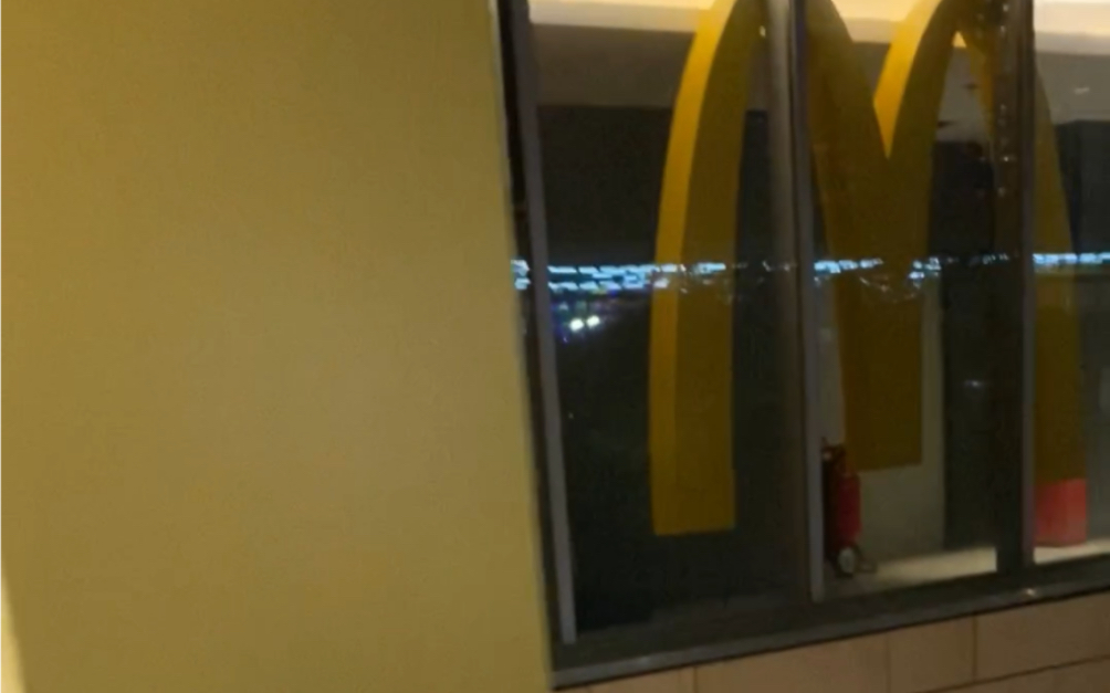 感慨疫情下开放后身边都进入羊圈的深圳