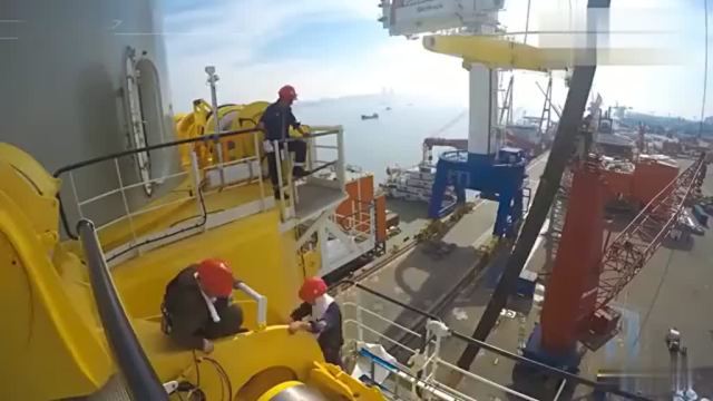 3000吨的大型起重机安装过程,不多见的大场面,长见识了