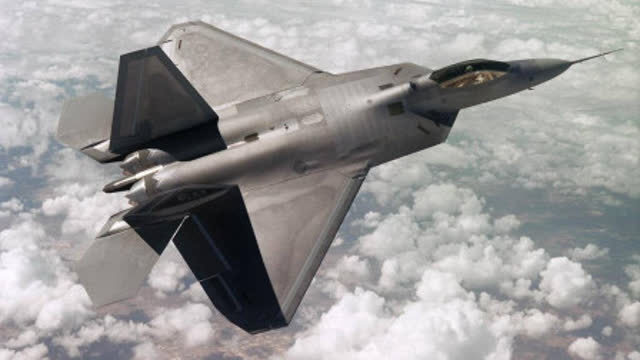 一旦开战美国可出动7千架战机,俄罗斯1千架,看到中国数字后放心了