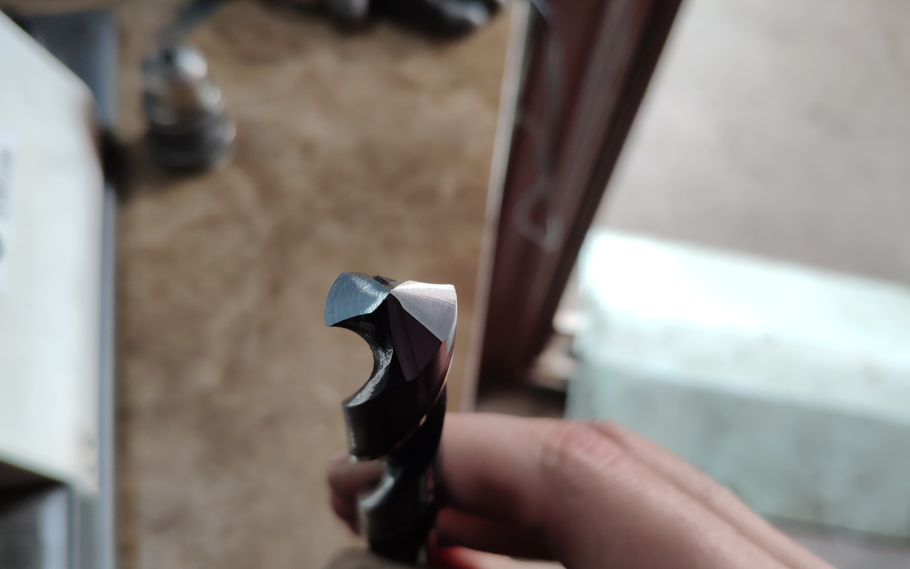 磨钻头,就是磨的效果不是很好