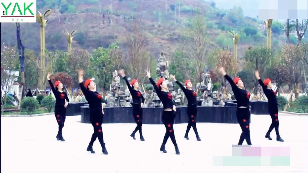 经典流行爱国歌《最美的中国》广场舞,看完让我热情澎湃