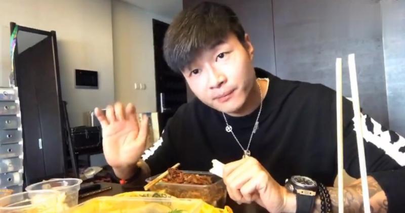 帝师:最新买的黄金iPhone手机,全球限量十个!