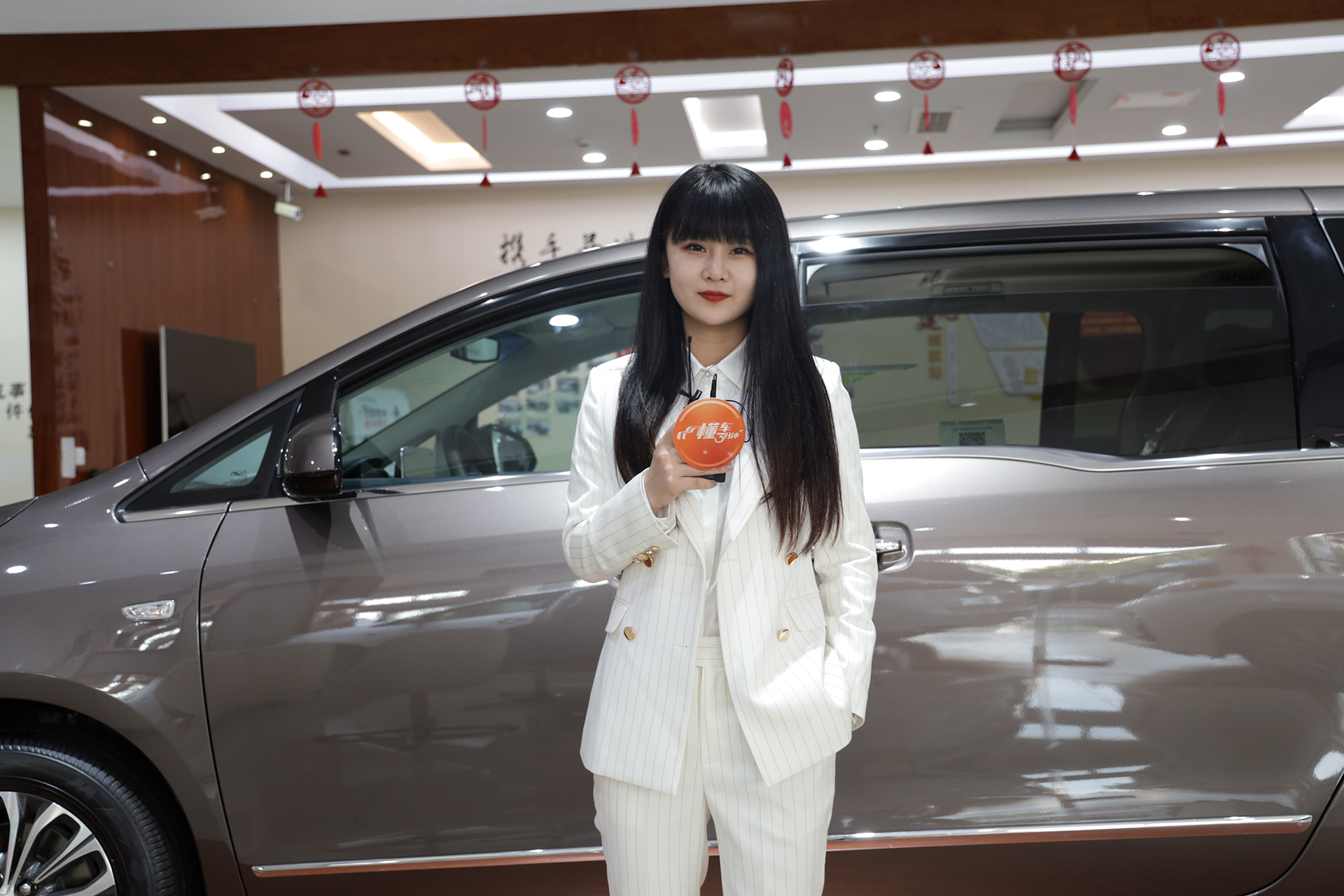 选择商务车动不动就上百万?三十万档的别克商务了解一下