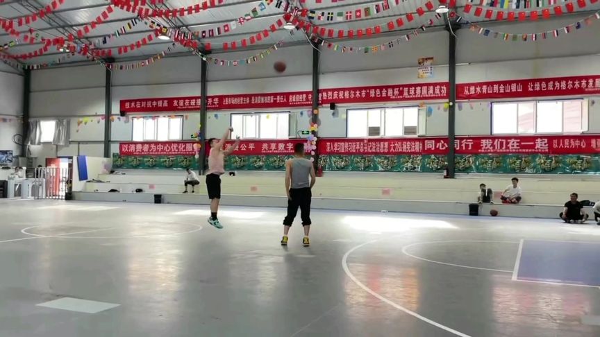 连续四个,同样的动作,同样的位置,你已经摸到球了,你已经赢了