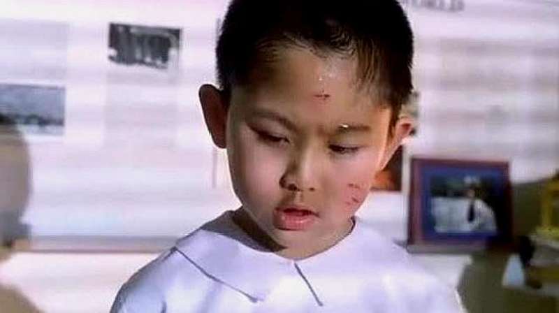 孩子在学校打架,被老师叫家长,看他的黑社会老爸怎么处理!