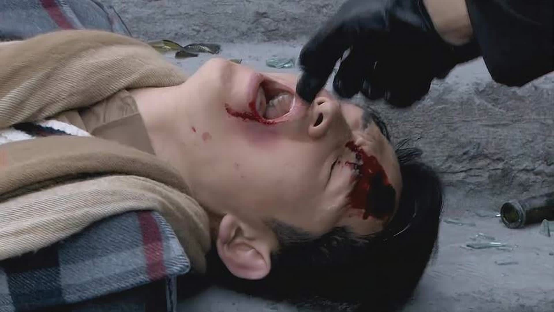 爸爸:当街打人警察猖獗,为报复少爷竟群殴