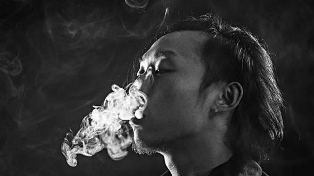 吸烟的危害到底有多大,看完视频,你还敢吸烟吗?