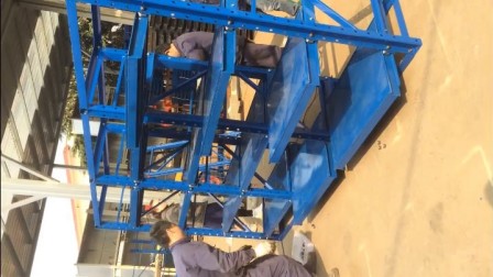 博储模具架抽屉式模具架模具货架师傅们安装中!大家辛苦了!加油!
