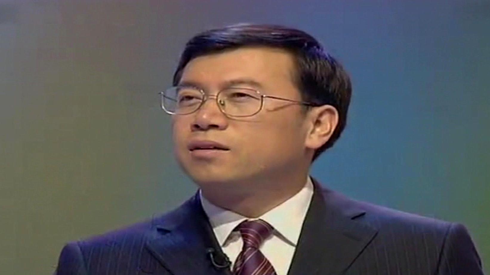 央视主持人朗诵徐志摩经典散文《再别康桥》,令人回味悠长