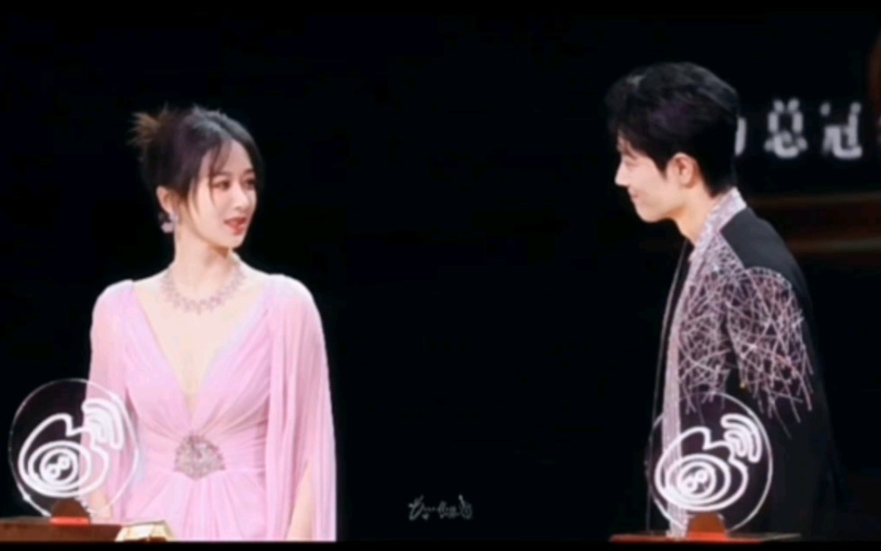 今晚有谁和我一样激动‼️2022微博之夜终于等到肖战杨紫互动啦