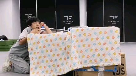 【左航-微博视频】左“教授”饭堂开餐了[并不简单]