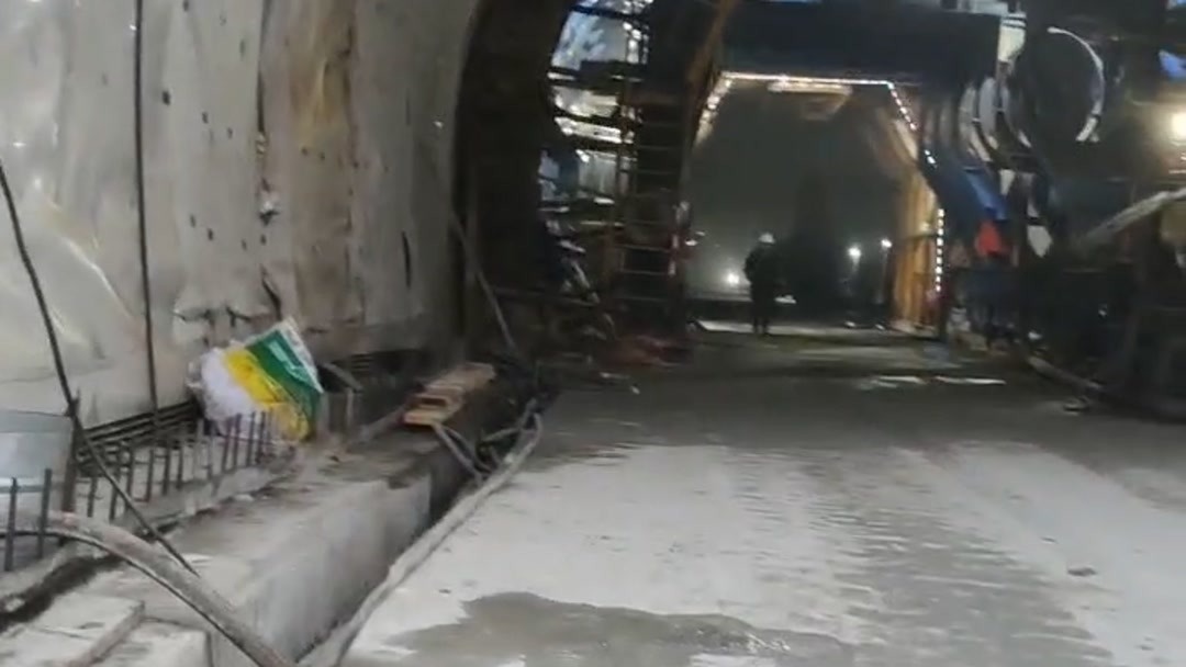 隧道二衬砼施工